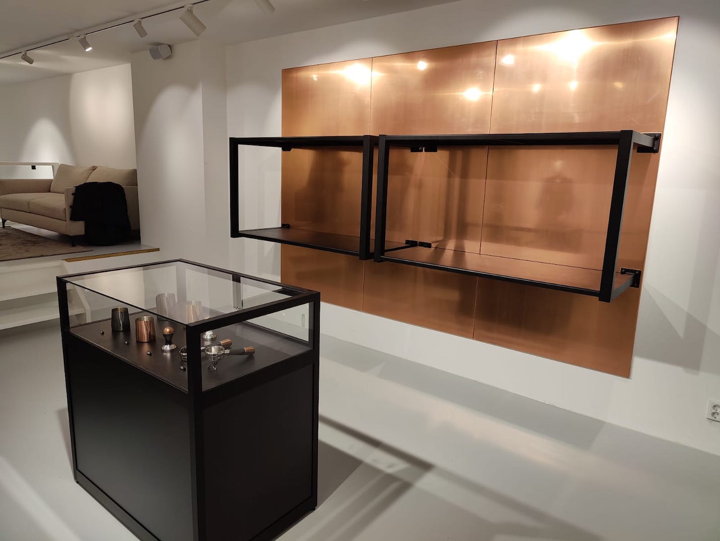 Koper aan de muur - Houthard